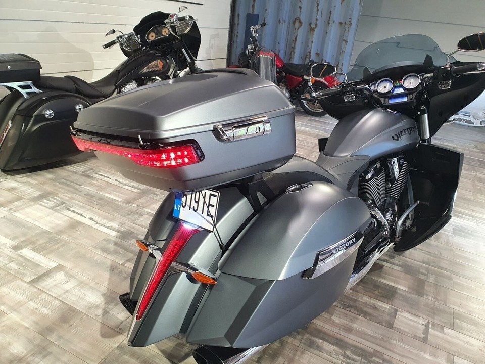 Victory motorcycle 10-17 Cross Country, Roads easy lock & ride trunk ...