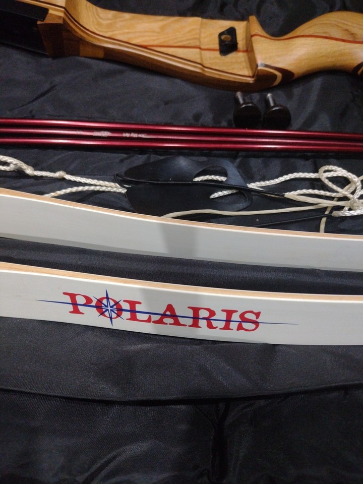 Samick Polaris Recurve Bow 24lbs-26 Lbs With Three Arrows, Quiver And ...