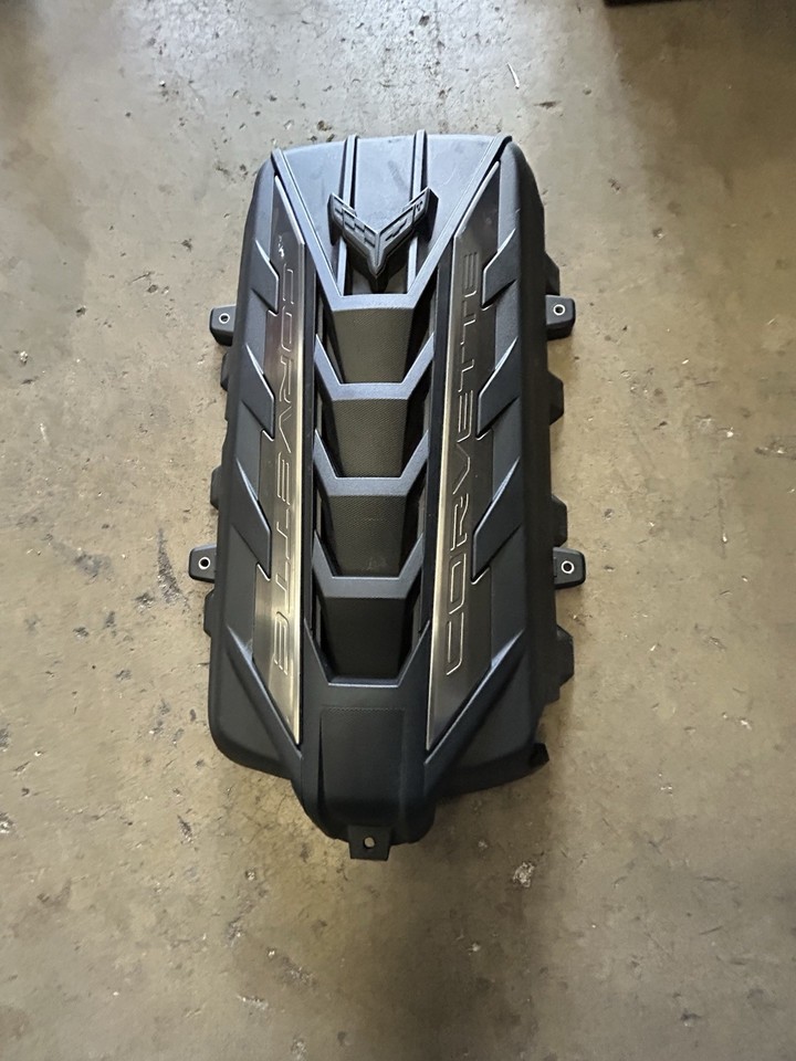 C8 Corvette Engine Cover. Silver And Black. Stingray / Eray Coup Or ...