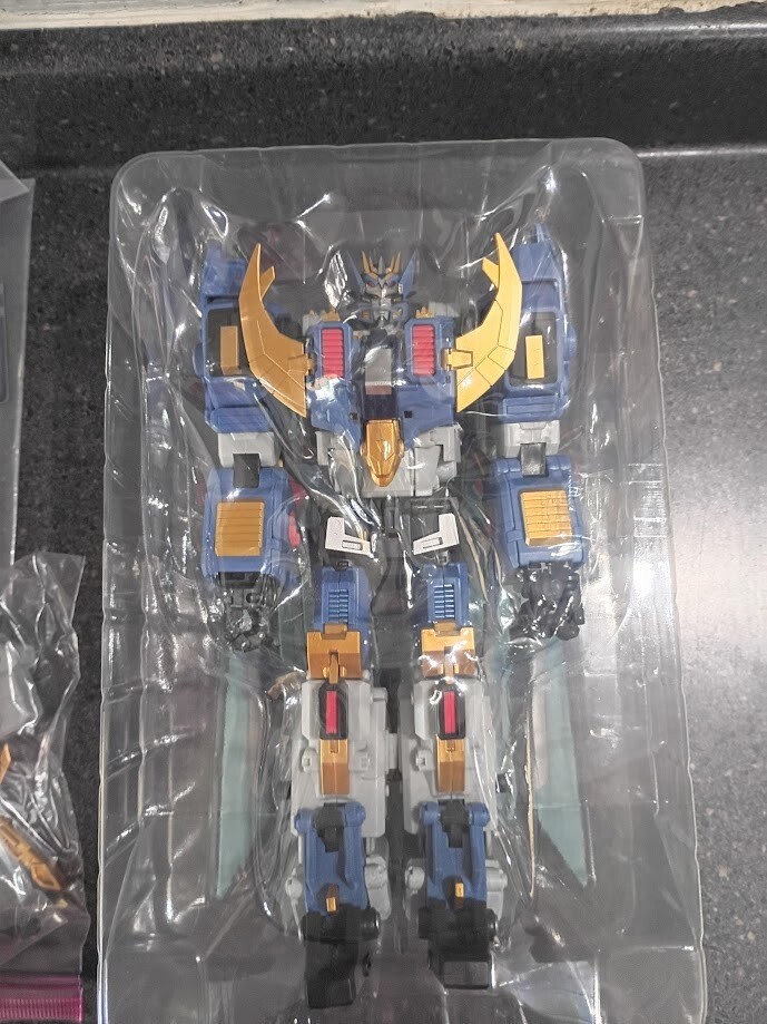 Mastermind Creations D-Zef R42 MMC Reformatted aka *NOT* 3P Deathsaurus ...