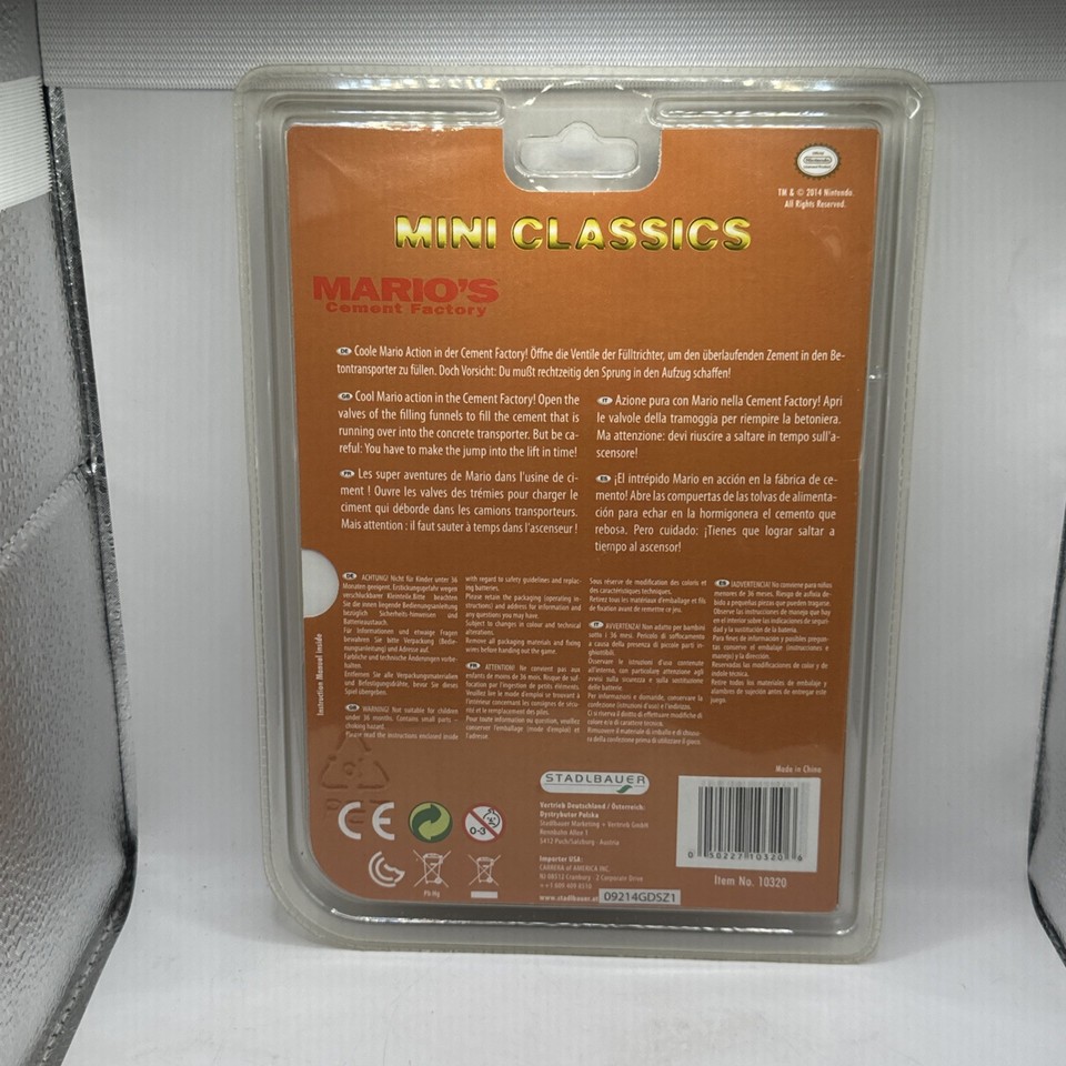 Nintendo Mini Classics Mario’s Cement Factory Game & Watch Keychain ...