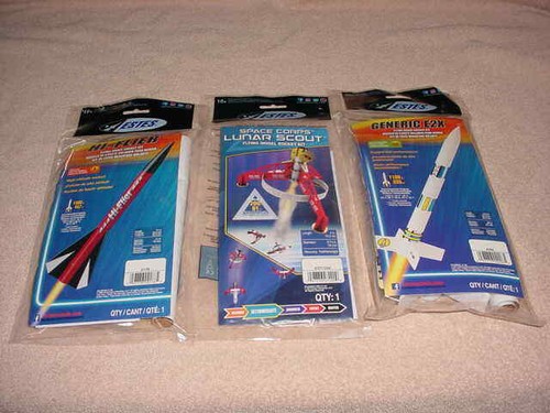 3- ESTES FLYING MODEL ROCKET KITS, HI-FLIER + LUNAR SCOUT + GENERIC E2X ...