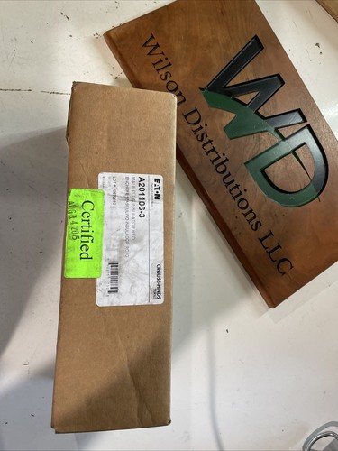 Eaton-Crouse-Hinds NSB A201106-3 Connector Male Plug Insulator Sealed ...