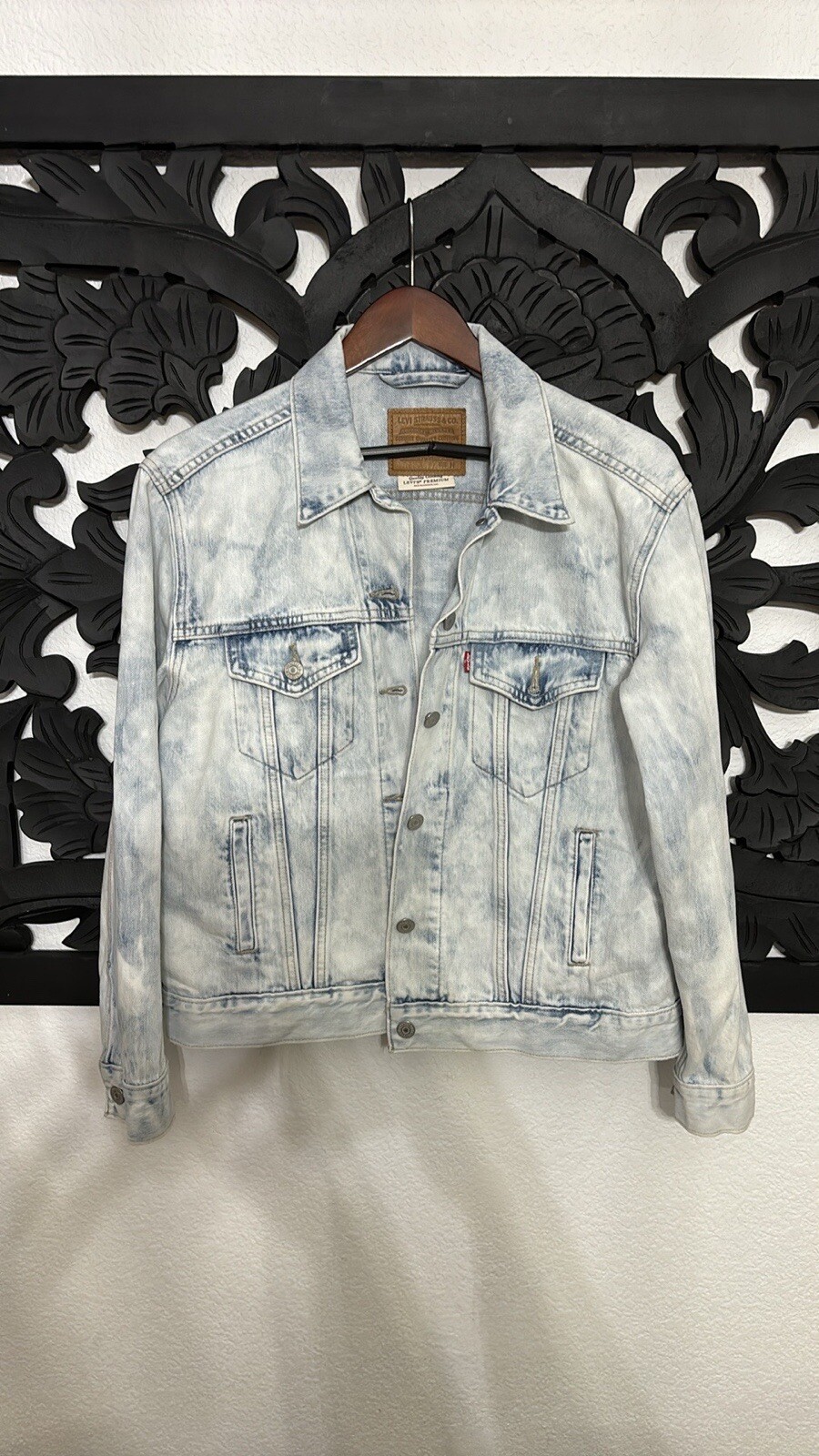 Levi Premium Acid Wash Jean Jacket Size Medium - Gem