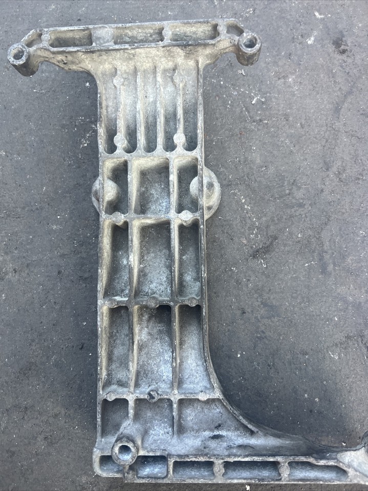 A4720940441 Detroit Diesel Dd15 Engine Bracket | eBay