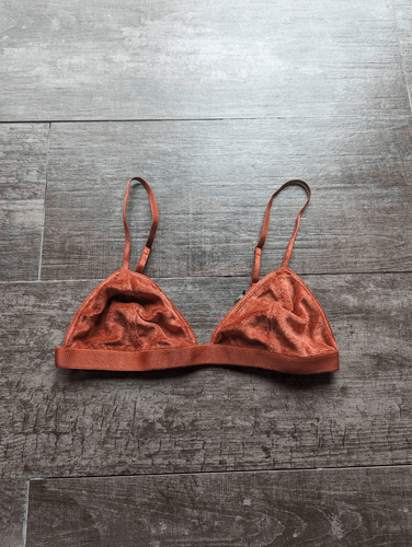 UO OUT FROM UNDER Velvet Triangle Adjustable Strap Wireless Bra ...