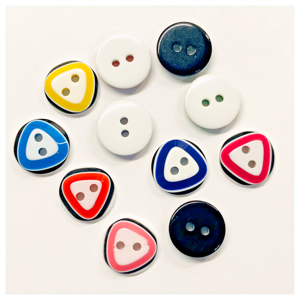 20 or 40 12mm Triangle/round 2 Hole Buttons Mix Buttons triangles | eBay