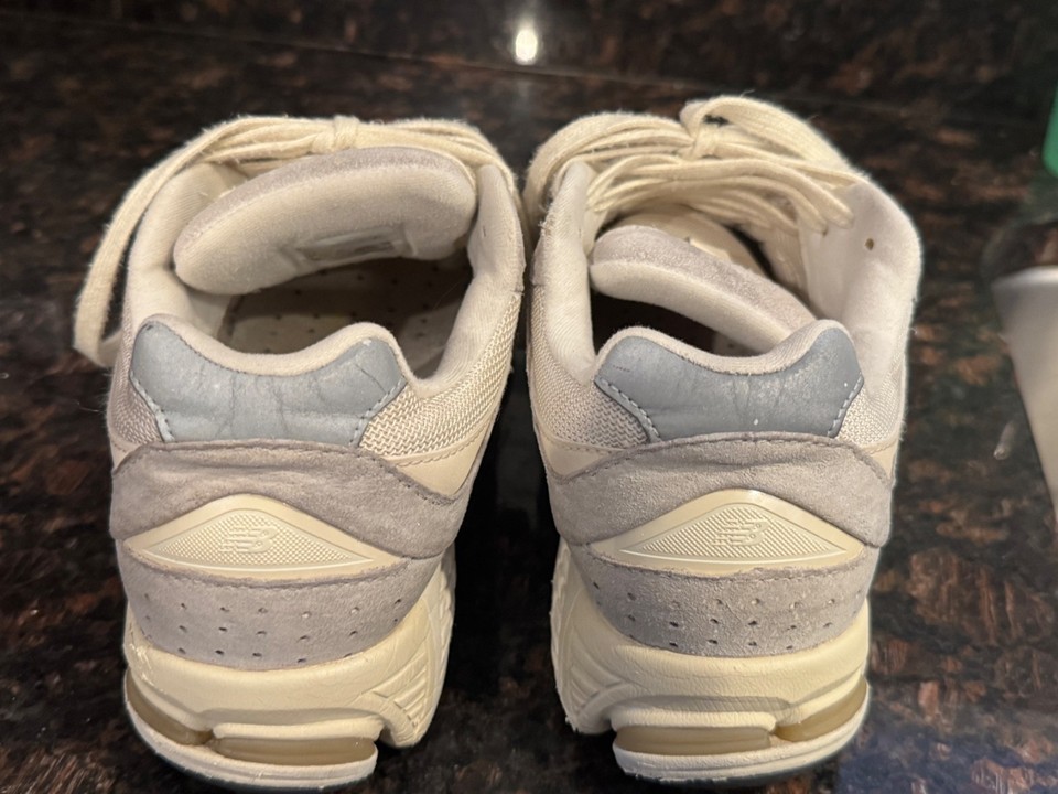 New Balance 2002R Calm Taupe 2002RCC Mens 5.5 / Womans 7 | eBay