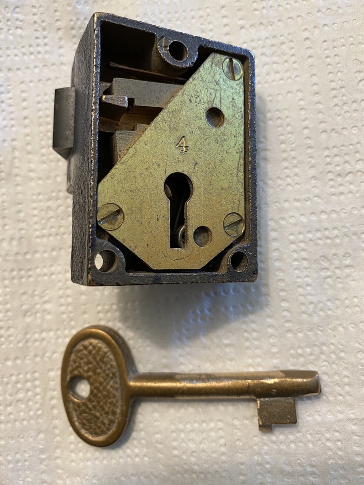 Gamewell Wagon Call Police Call Box Lock & Key Hard To Find | eBay