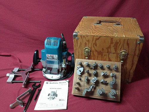 MAKITA #3612BR 14.A 23,000-RPM PLUNGE ROUTER W / Bits and Accessories ...