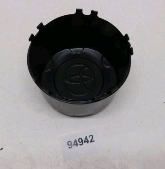 4260360261 Genuine Toyota 100 Series ORNAMENT SUB-ASSY WHEEL HUB CAP ...