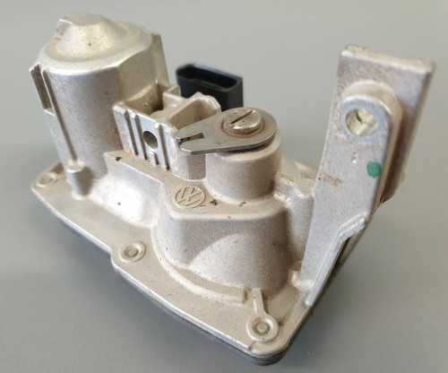 VW Passat Alltrack B8 3G Exhaust Control Throttle Valve Motor ...