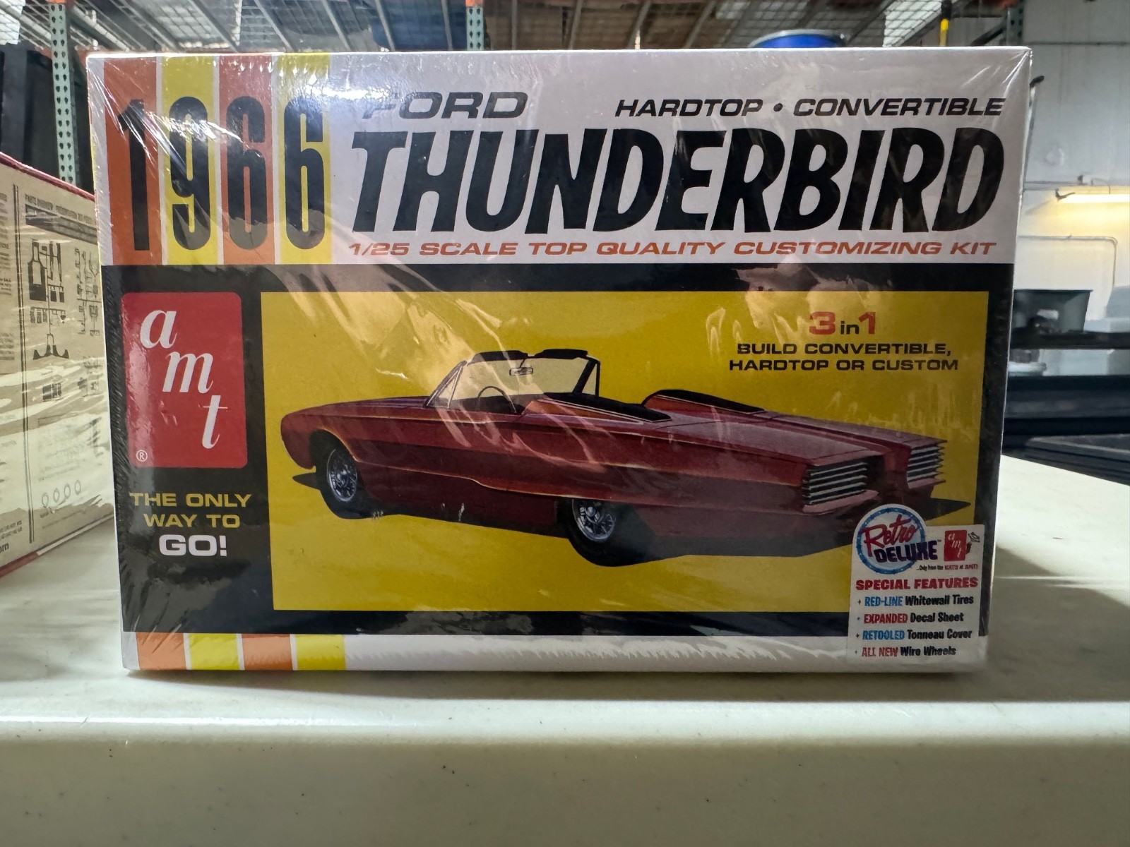 AMT 1966 Ford Thunderbird Model Kit 1/25 Scale 3-in-1 Hardtop ...