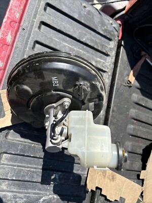 2009 Toyota Rav4 Power Brake Booster W/ Master Cylinder/ Break Fluid ...