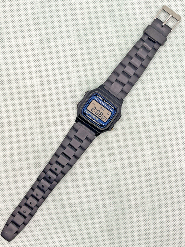 Lot 697 Vintage Casio F-105 (1572) Watch With Awesome Strap! New ...