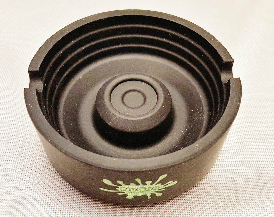 2 New NoGoo NonStick Silicone Smash N Cash Black Cigarette Ashtray Free ...