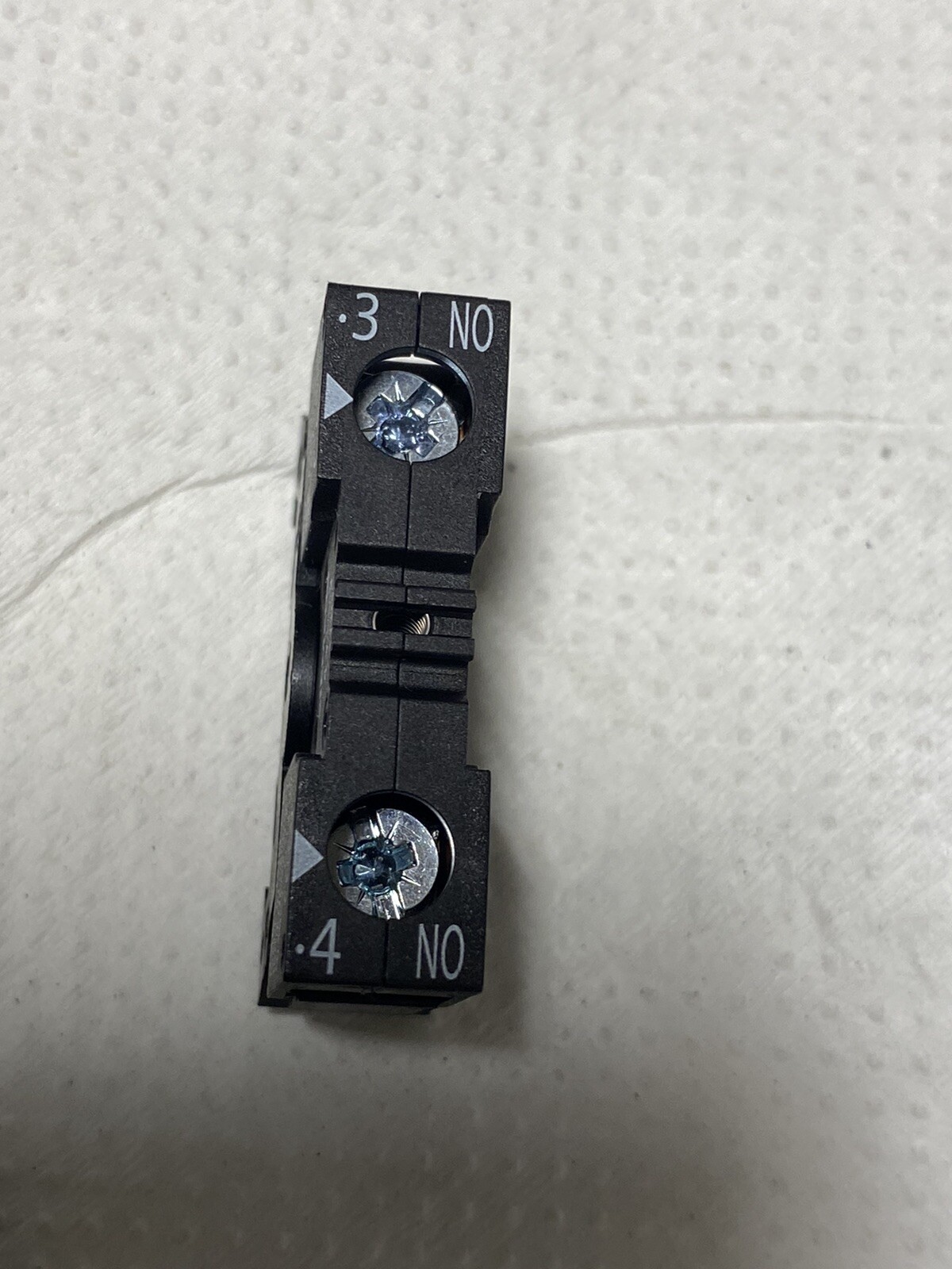 Siemens 3SB3400-0B Contact Block 1NO, 10 amp thrml, screw term. IP20 ...