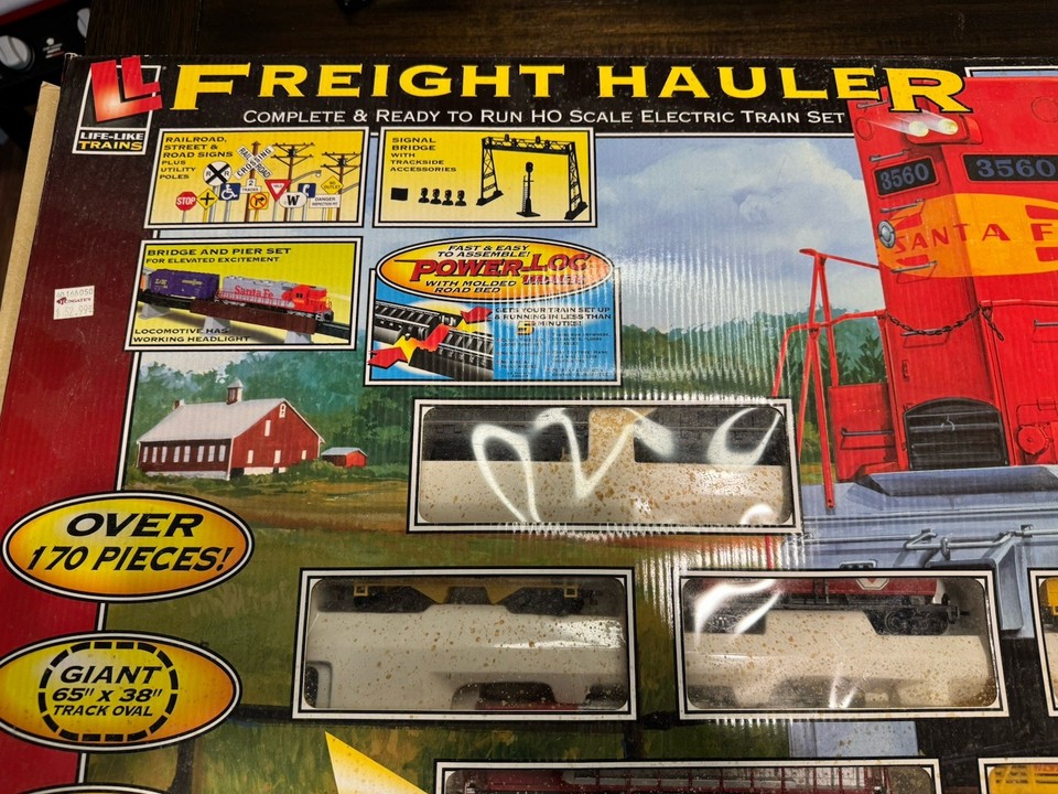 VINTAGE Life-Like Trains HEAVY HAULER Electric Train Set HO Scale Santa ...