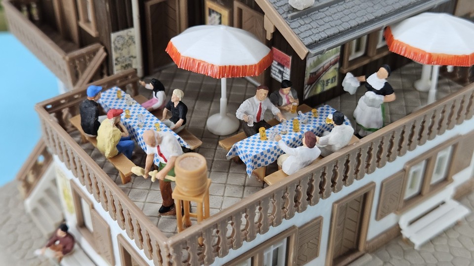 Vollmer HO Scale BUILT Model-Alpine Winery Restaurant w/11 Preiser ...