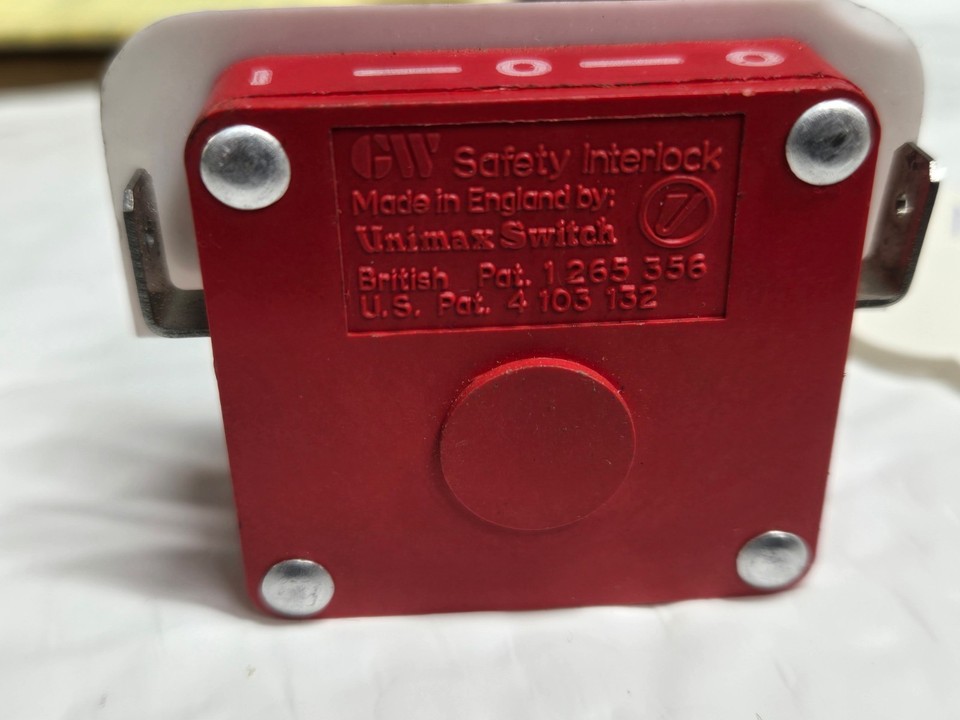 C&K SS/21 Safety Interlock Bypass Key Switch 16(3)A 380V, 15A 480VAC ...