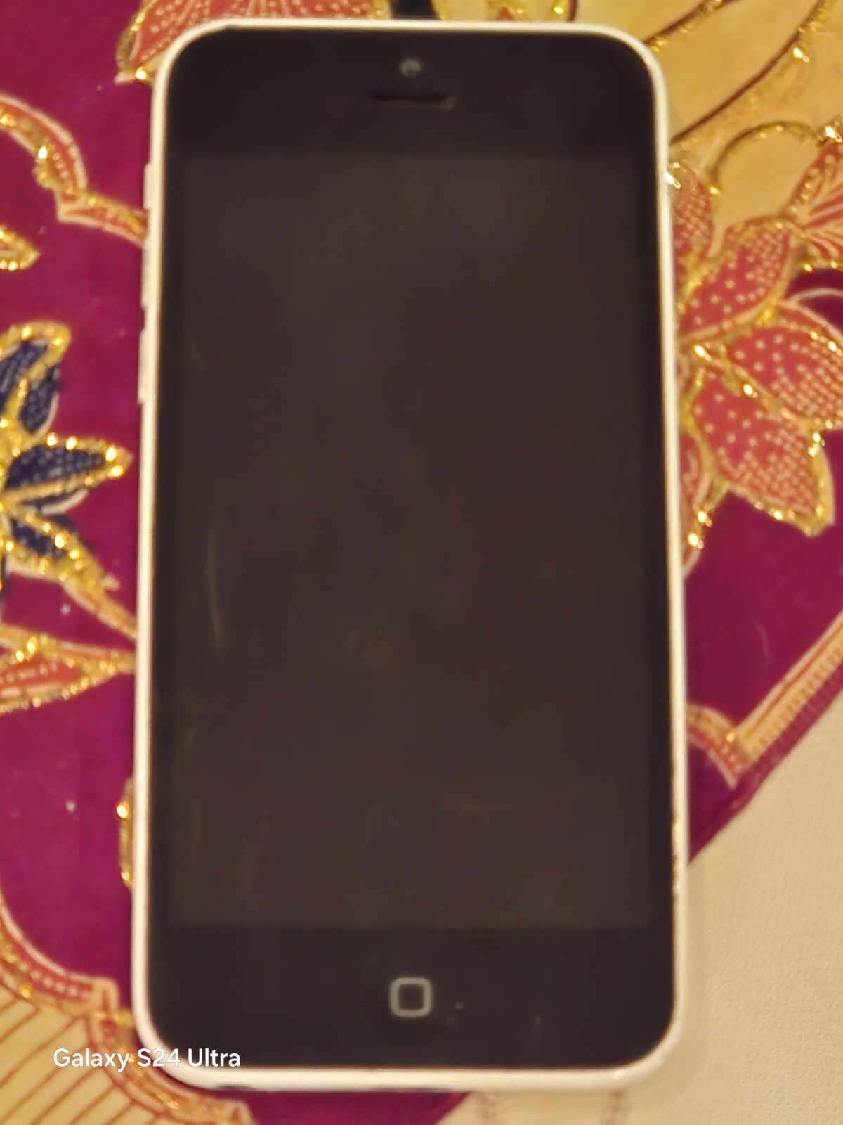 Apple iPhone SE 1st GENERATION - 4 GB - White (Unlocked) (Single SIM ...