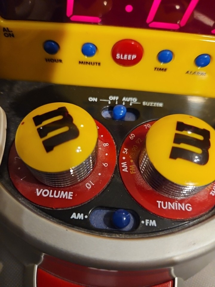 Vintage M&M Candy Clock Radio Digital Clock w/ Snooze Alarm TESTED AND ...