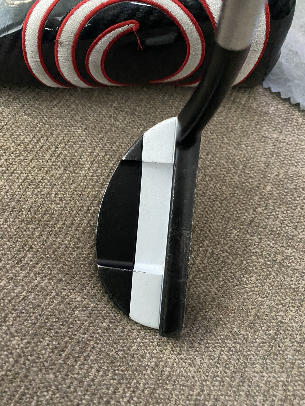 Odyssey Versa 9 Napa Style Putter W/ Head Cover. R/H 34” **New Grip ...