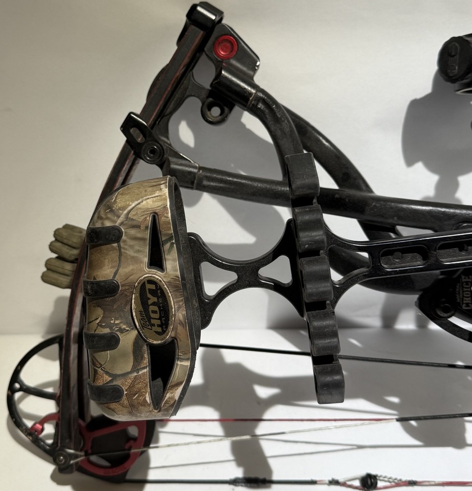 Hoyt Carbon Element RKT Compound Bow 70LBS 29 Inch Draw - READY TO HUNT ...