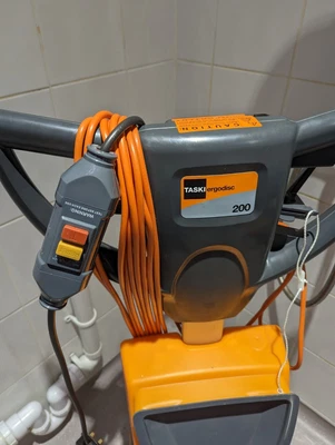 Taski Ergodisc 200 Floor scrubber polisher | Grelly UK