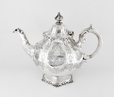 Tea/Coffee Pots & Sets - Antique Solid Silver Tea Pot