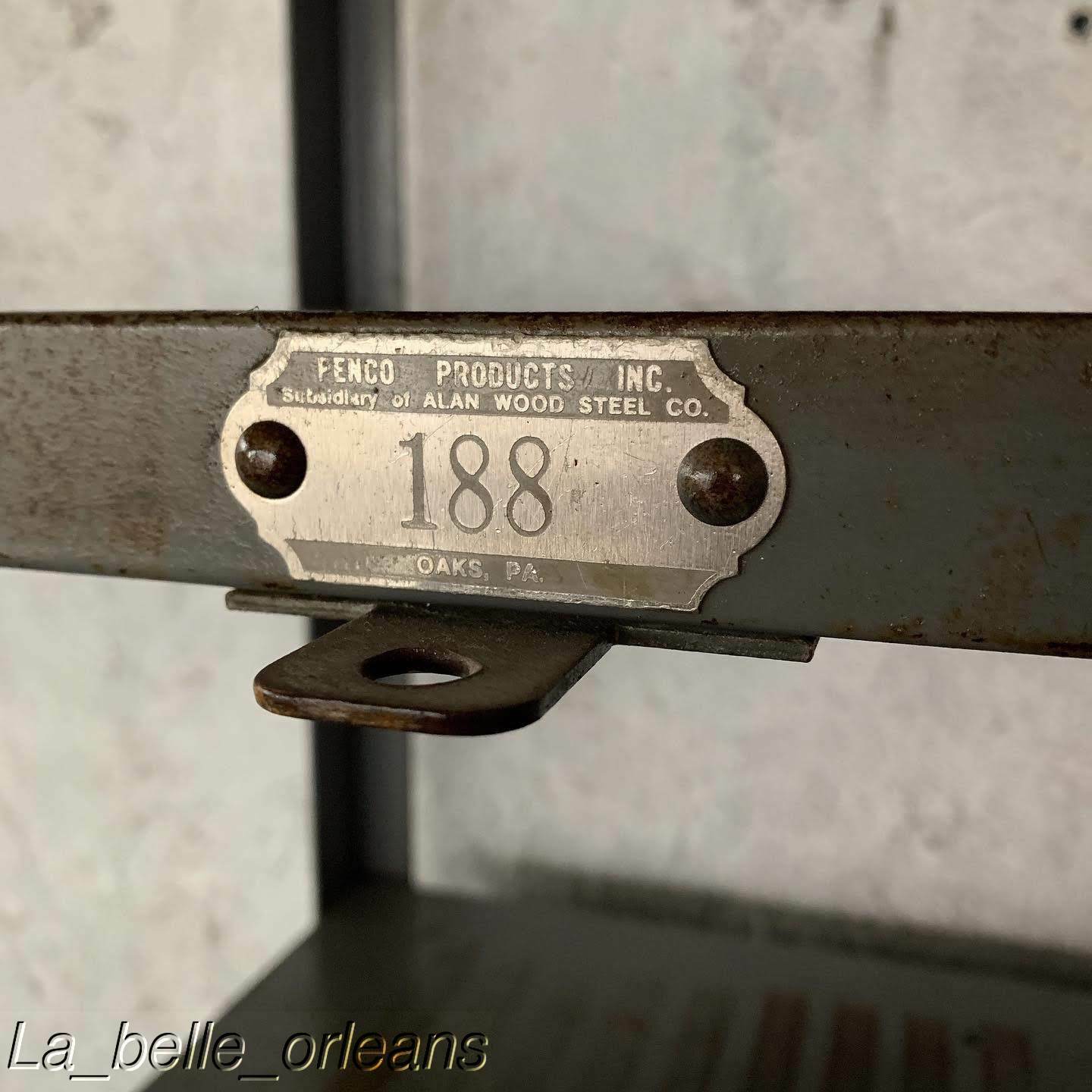 VINTAGE INDUSTRIAL WALL RACK ORIGANIZER / BOOKCASE / TCHOTCHKES DISPLAY ...