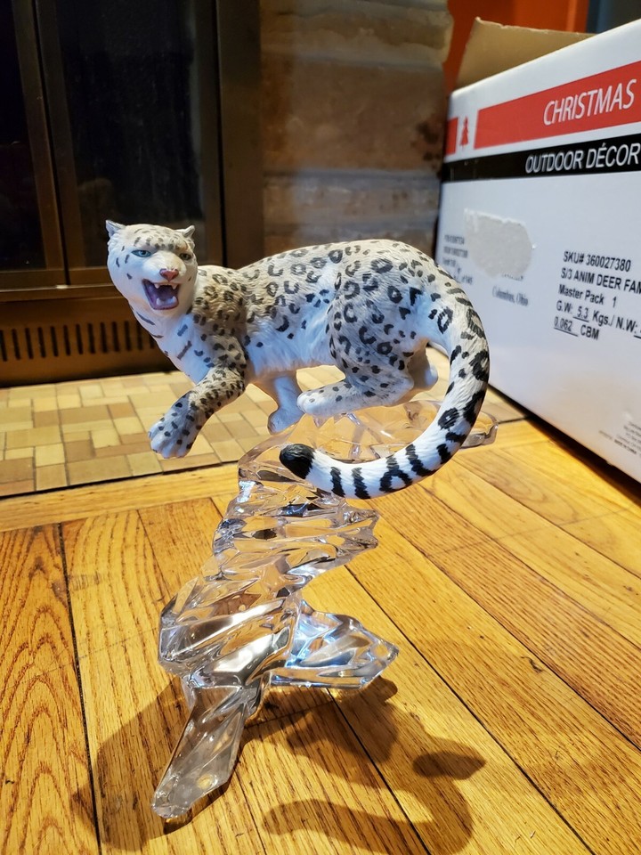 Franklin Mint Porcelain Snow Leopard Figurine on Crystal Base | eBay