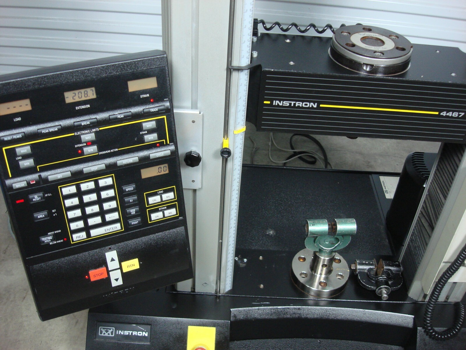 Instron 4467 Tensile Compression Test Machine 30kN 6750LBS 1kN Static ...