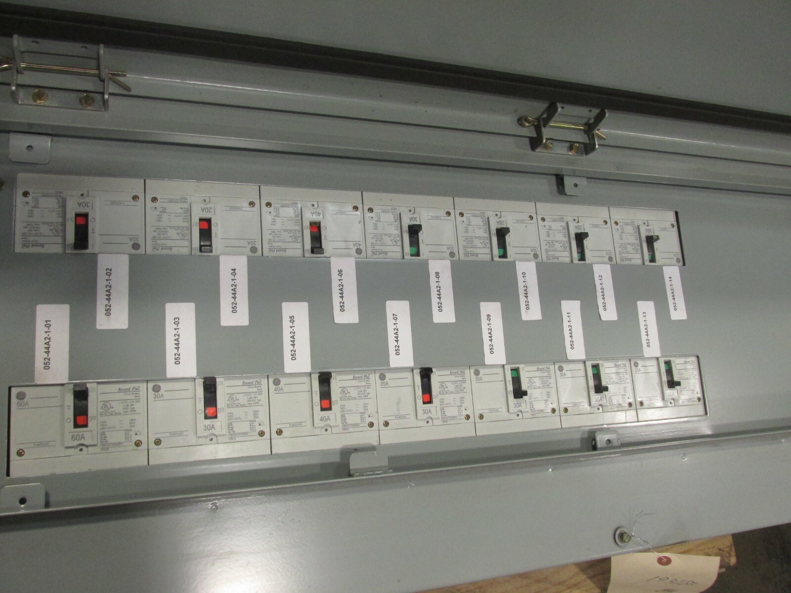 AB763 GE A Series II Panelboard Cat. ADF3422DTX 225A 480V 3PH 3 Wire ...