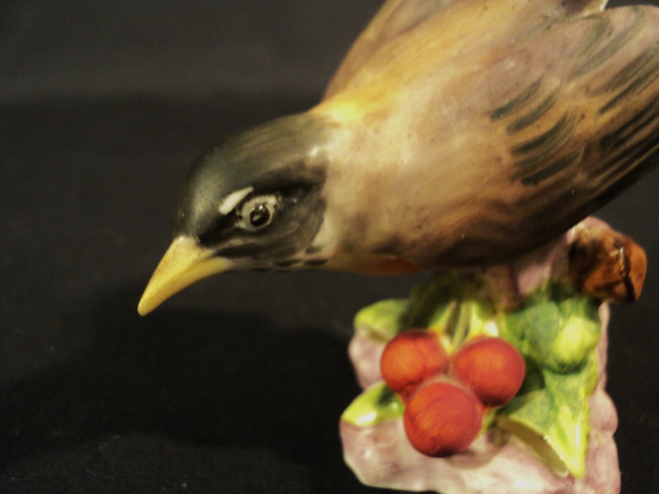 VINTAGE HAND PAINTED ROYAL WORCESTER PORCELAIN "AMERICAN ROBIN ...