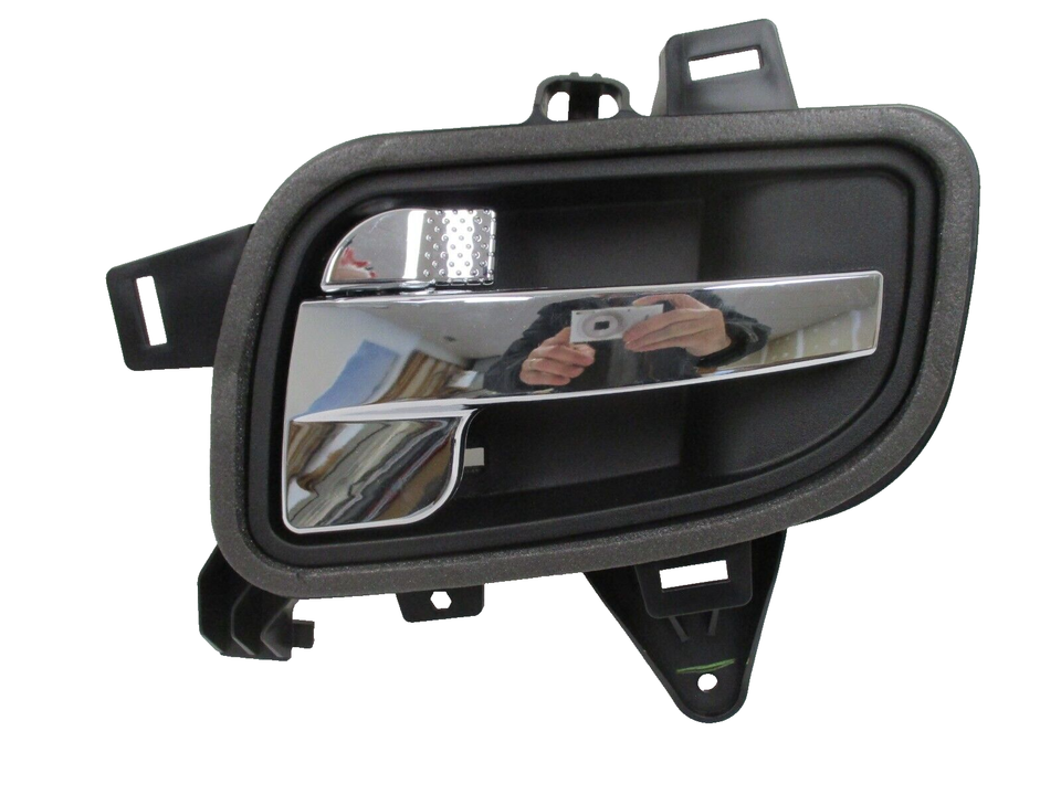2593958C3 NEW OEM INTERNATIONAL INSIDE CHROME RH DOOR HANDLE 2593958C1 ...