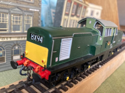 OO Gauge Bo-Bo Class 17 'Clayton Diesel Loco, die-cast, 8 wheel drive ...
