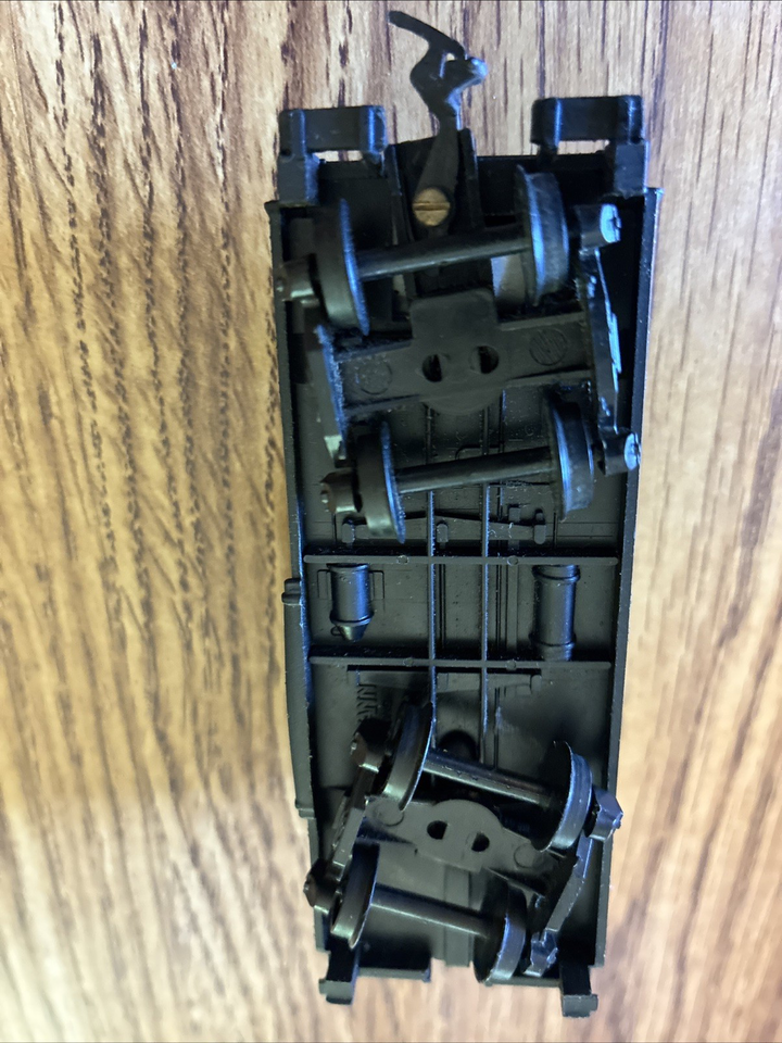 HO Bachmann steam slope back switcher coal tender, # 2126, needs a ...