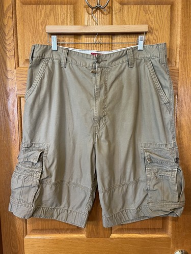 CO272 Vintage Levis Khaki Cargo Shorts Mens 38 - Gem
