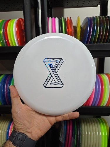Infinite S-Blend X-out Khonsu 180g #1 disc golf Innova Made F2 Factory ...