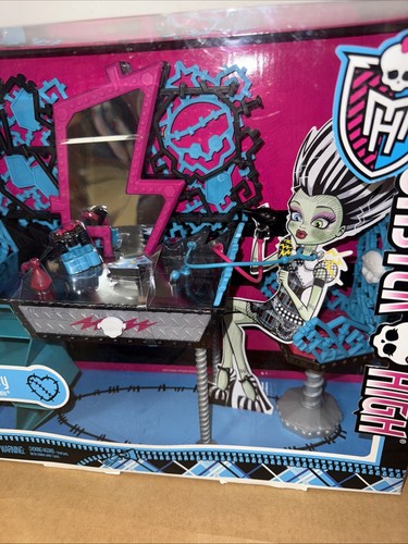 Monster High Frankie Stein Vanity Play Set New in Box Complete 2012 ...