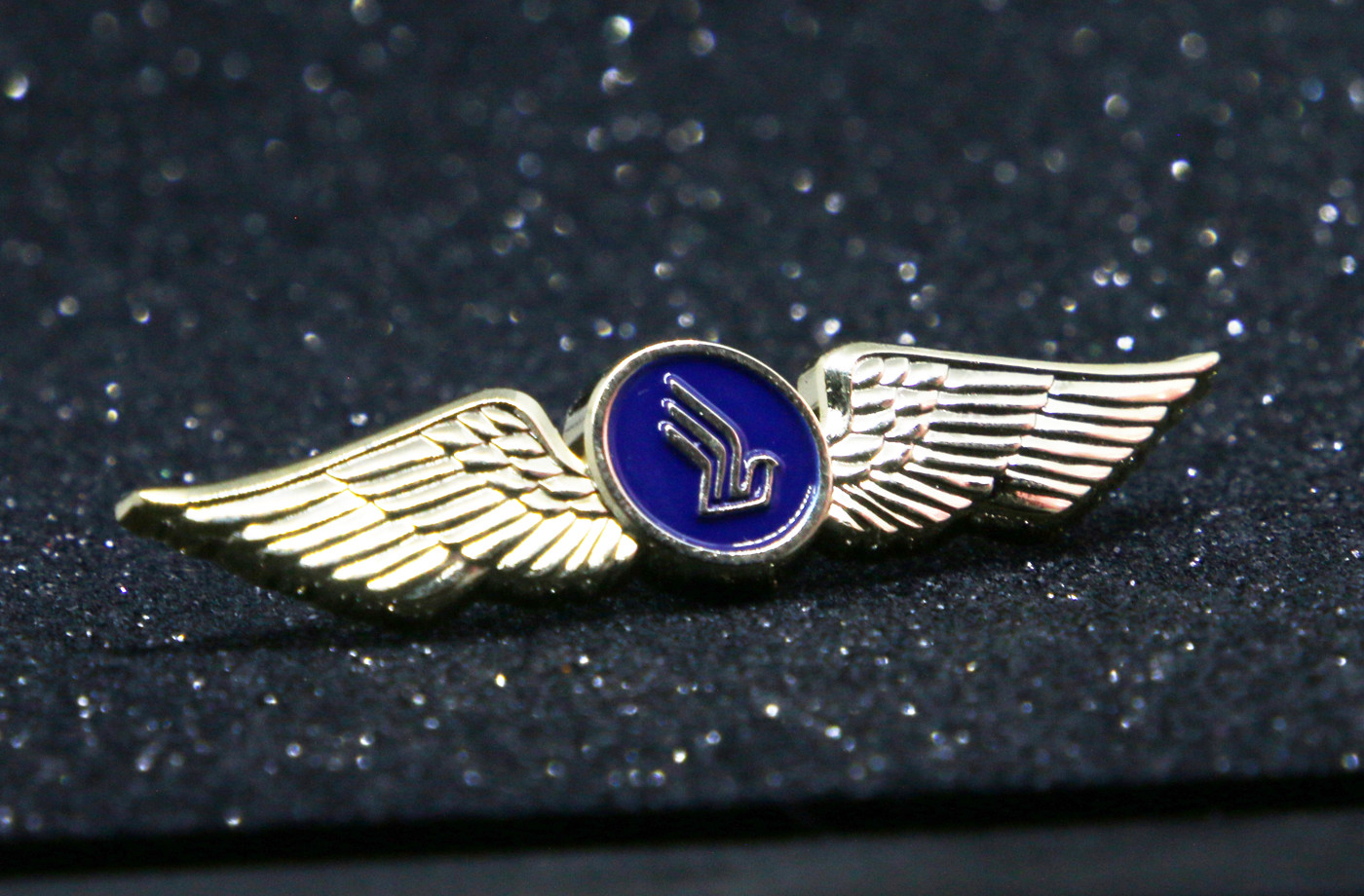 WINGS SINGAPORE AIRLINES Wing Pin SIA Gold Replica 60mm /2.4 inches | eBay