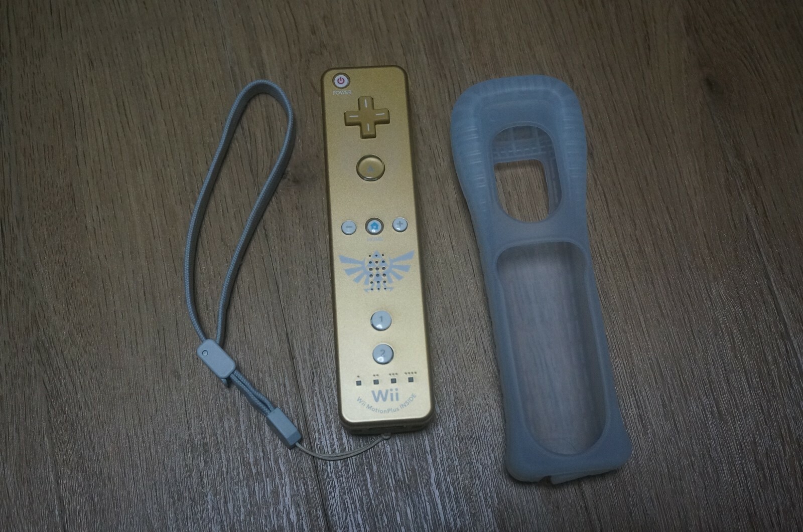 Gold Wii Remote ZELDA SKYWARD SWORD Special Edition Controller Clean ...