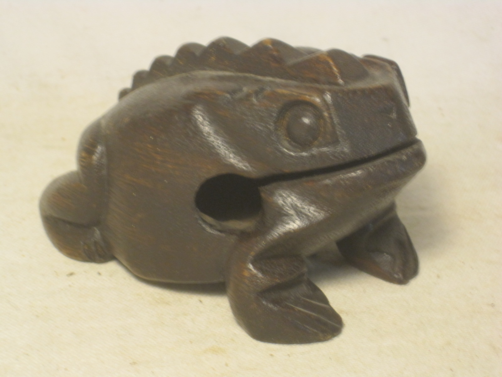 *hard carved wooden wood frog Guiro Percussion toad ? sculpture letter ...