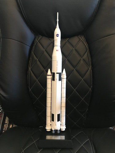 NASA Space Launch System (SLS) Heavy Lift Rocket Mode/ Statue in 1/200 ...