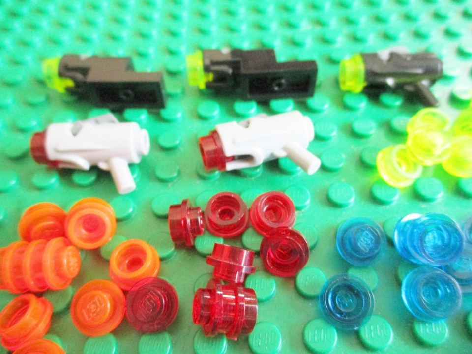 LEGO MINI PROJECTILE BLASTERS LAUNCHERS SHOOTERS WITH TRIGGERS AND 40 ...