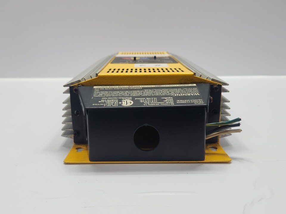 XANTREX TRUECHARGE 20 AMP + MULTI-STAGE BATTERY CHARGER 240.25.00.10 | eBay