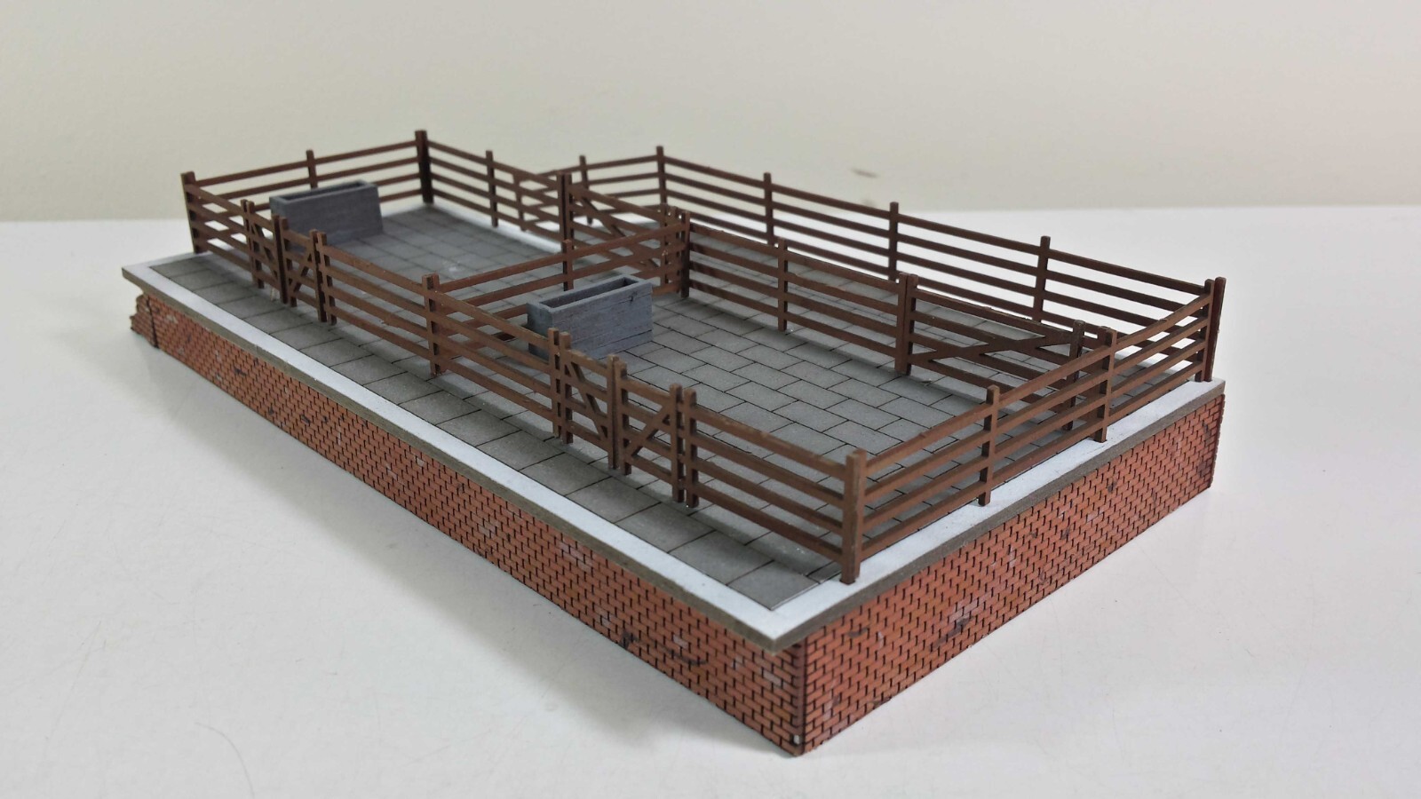 OO Gauge Cattle Dock for Model Railways - Two Sizes Available | eBay UK