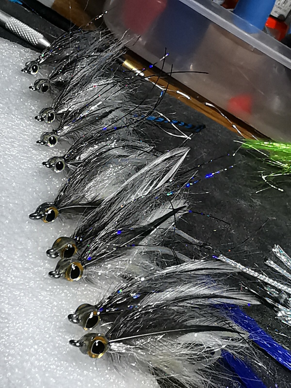 3x ULTIMATE UK BASS size2,10cm SALTWATER flies BABY MULLET FLY MINNOWS ...