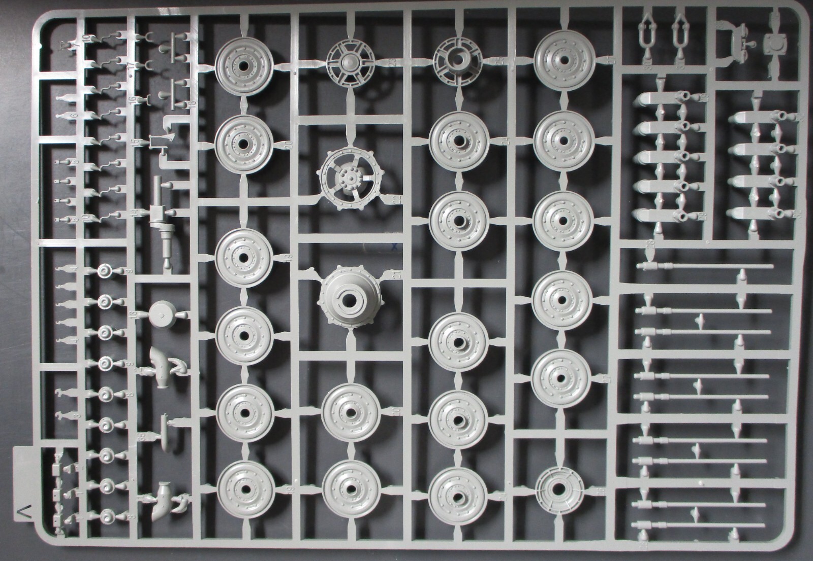 Das Werk 1/35 Scale Tiger II Henschel - Parts Tree A from Kit No. 35013 ...
